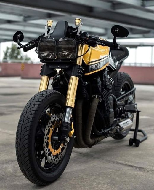 Honda CBX750F Modified CTTO - The Racing Line TV